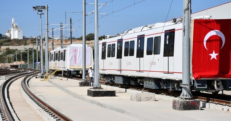 Türkiye'nin ilk yerli ve milli sürücüsüz metro aracı raylara indi Türkiye'nin ilk yerli ve milli sürücüsüz metro aracı raylara indi