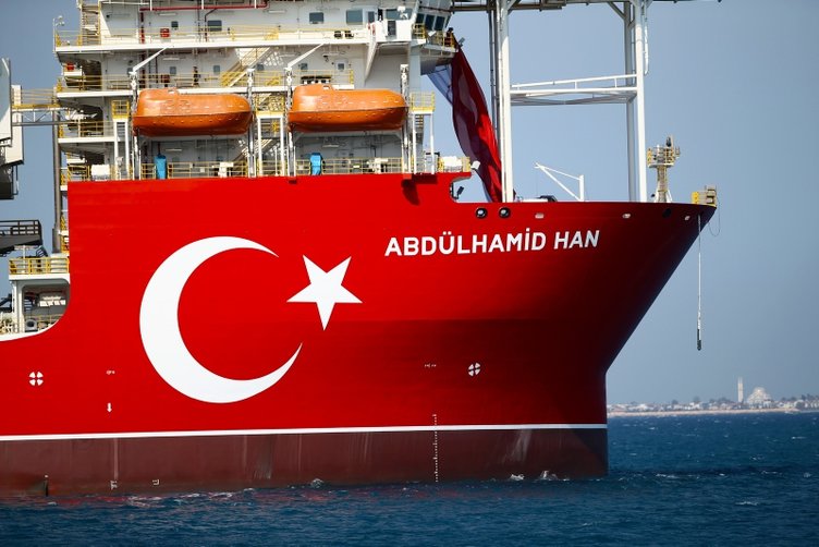 Türkiye'nin 4. sondaj gemisi Abdülhamid Han'a Deniz Kuvvetleri refakat ...